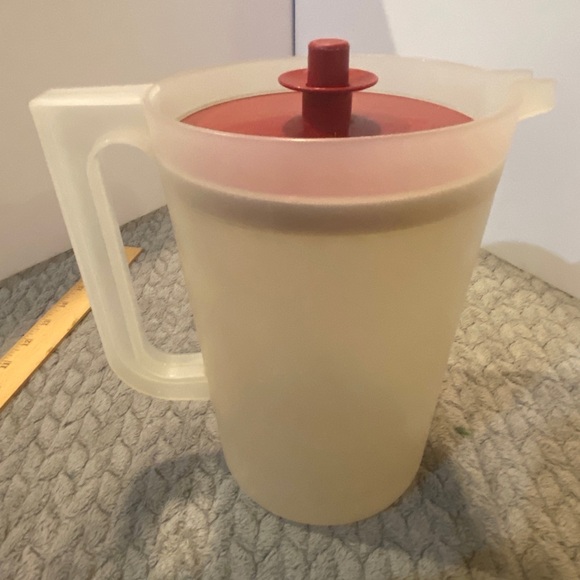 Unbranded | Kitchen | Tupperware 2 Qt Pitcher Red Push Button Lid ...